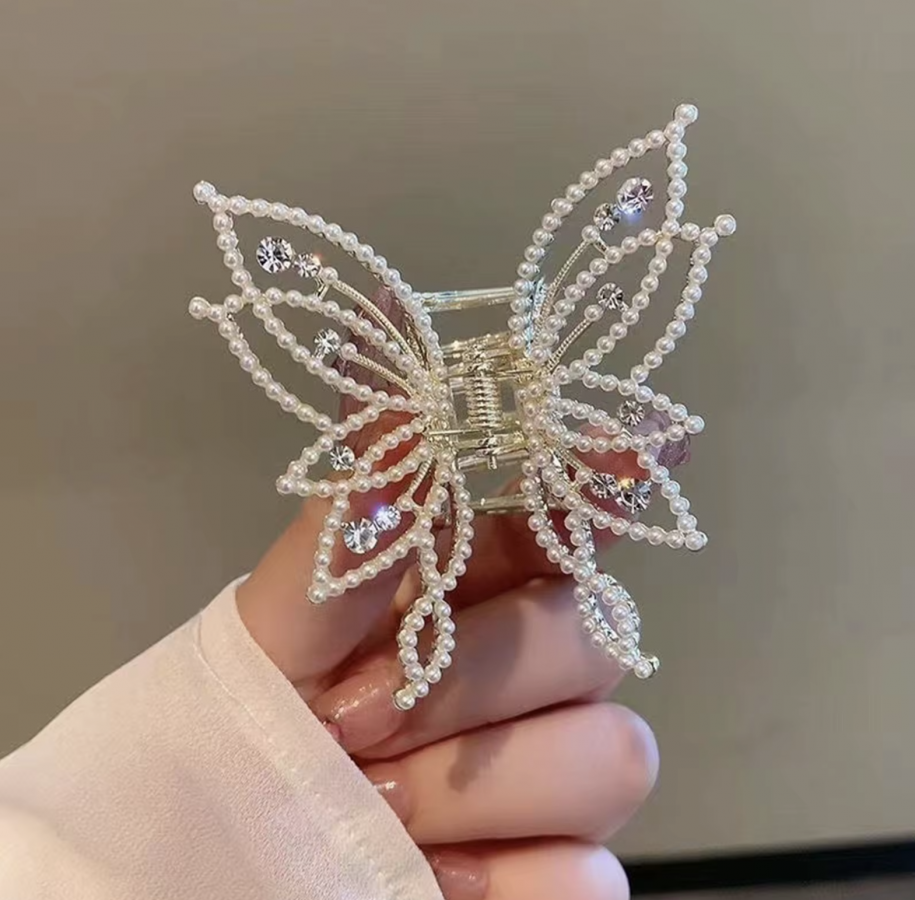 Mariposa calada con perlitas