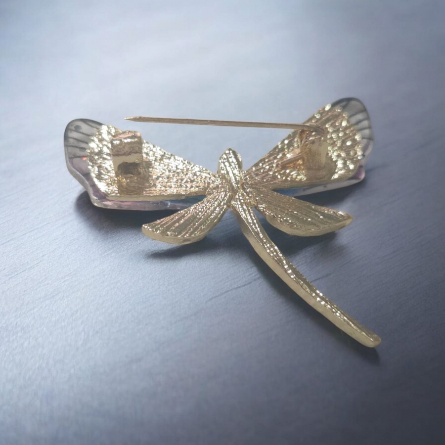 Libélula rosa y azul